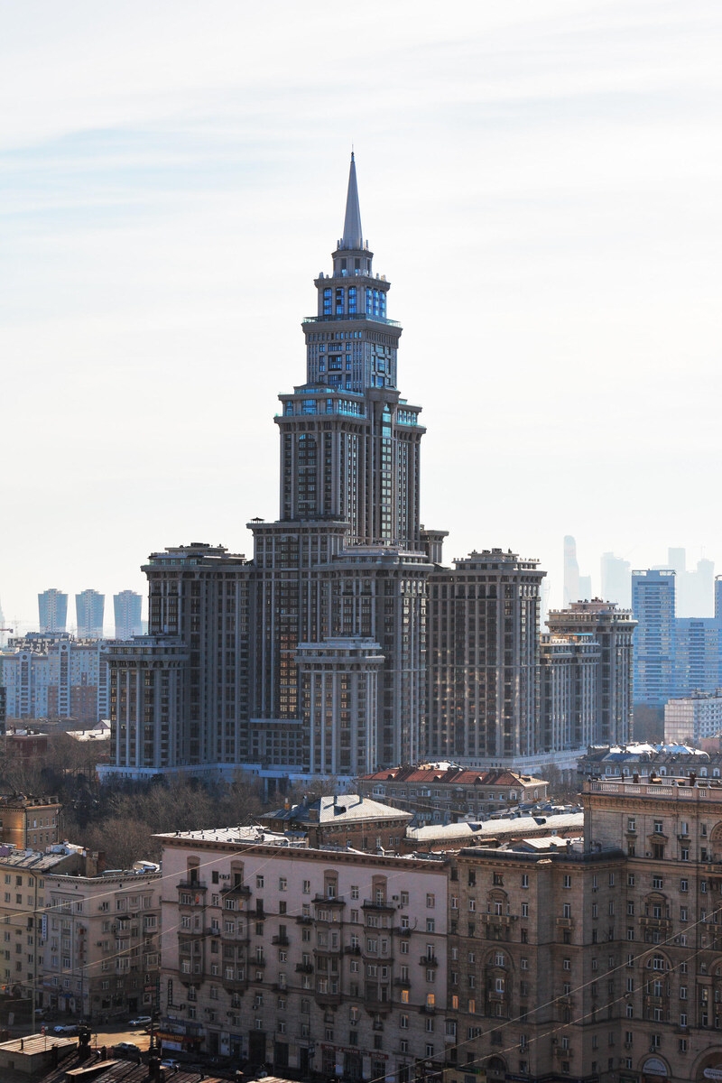 Family of Top Azerbaijani Politician Owns Millions in Luxury Real ...