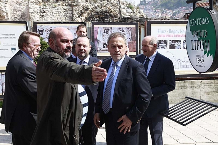 A Murder Plotted and Paid For in a Revolving Restaurant | OCCRP